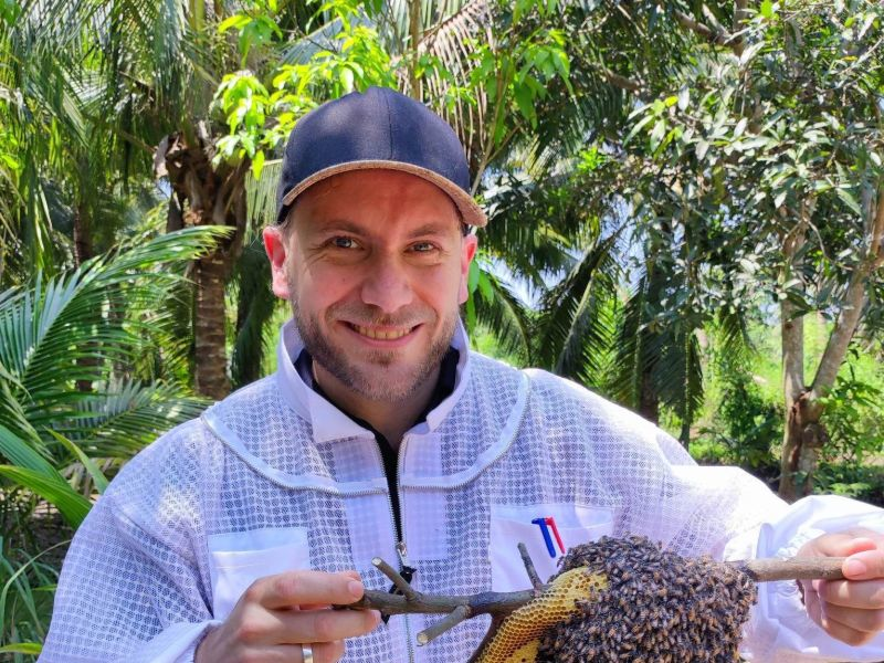 B-GOOD - An early warning system for bee colonies: Dr. Alexis ...